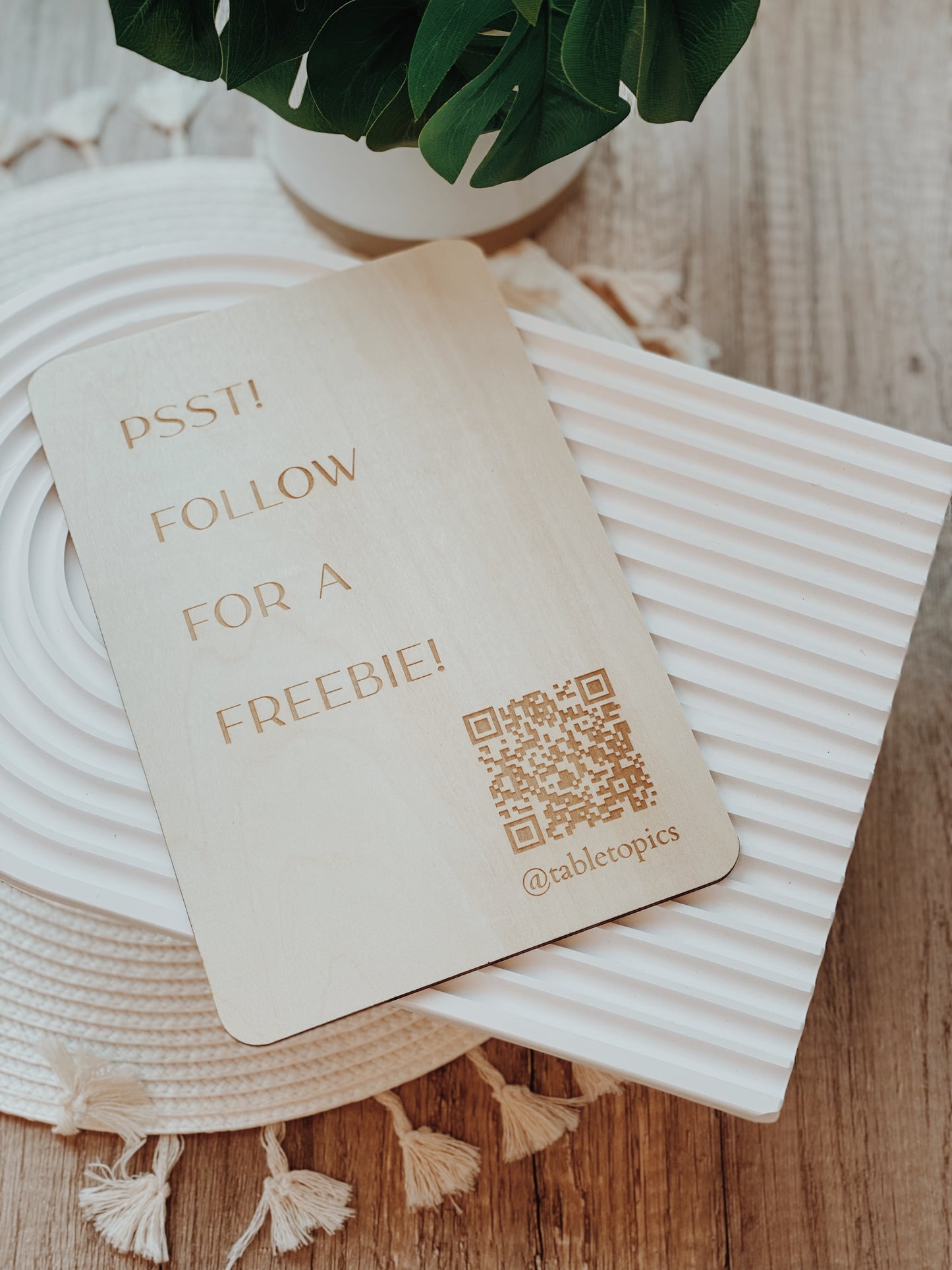 Socials QR Board (Rectangular) – Tabletopics